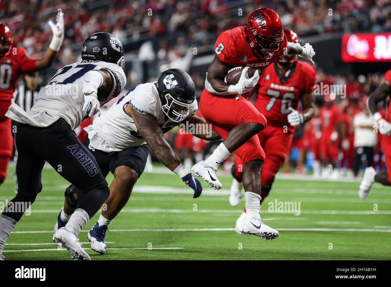Las Vegas, NV, USA. 16th Oct, 2021. UNLV Rebels running back Charles ...