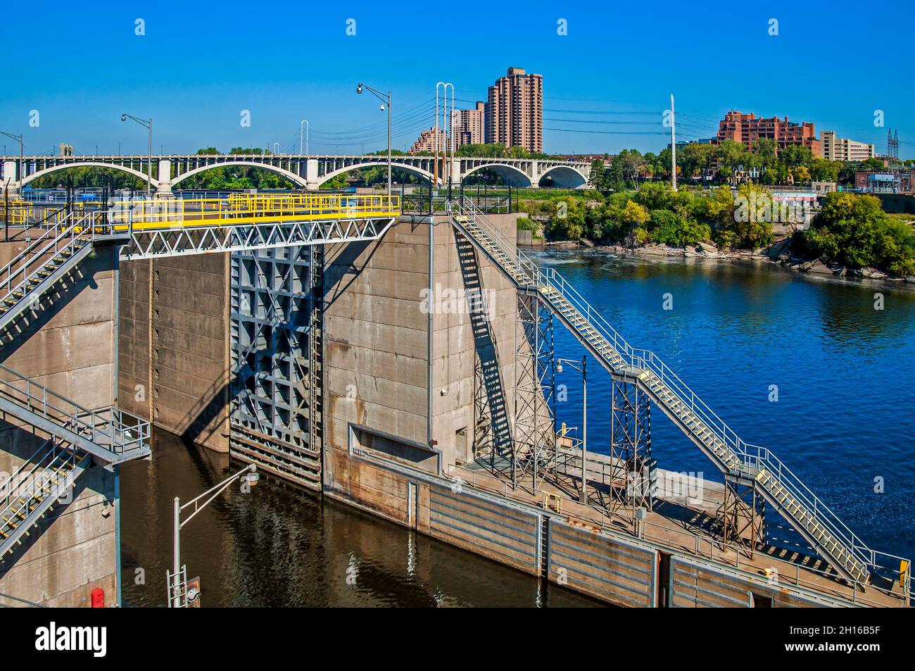 St Anthony Main; Minneapolis, Minnesota; Minneapolis Mississippi River ...