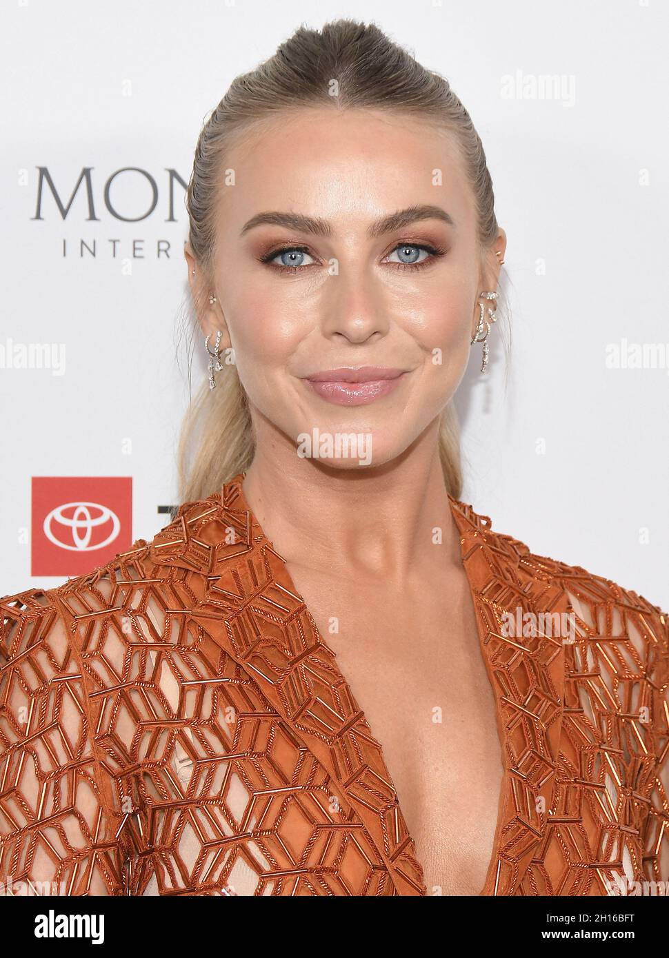 Julianne Hough arrives at the 2021 Environmental Media Association (EMA ...