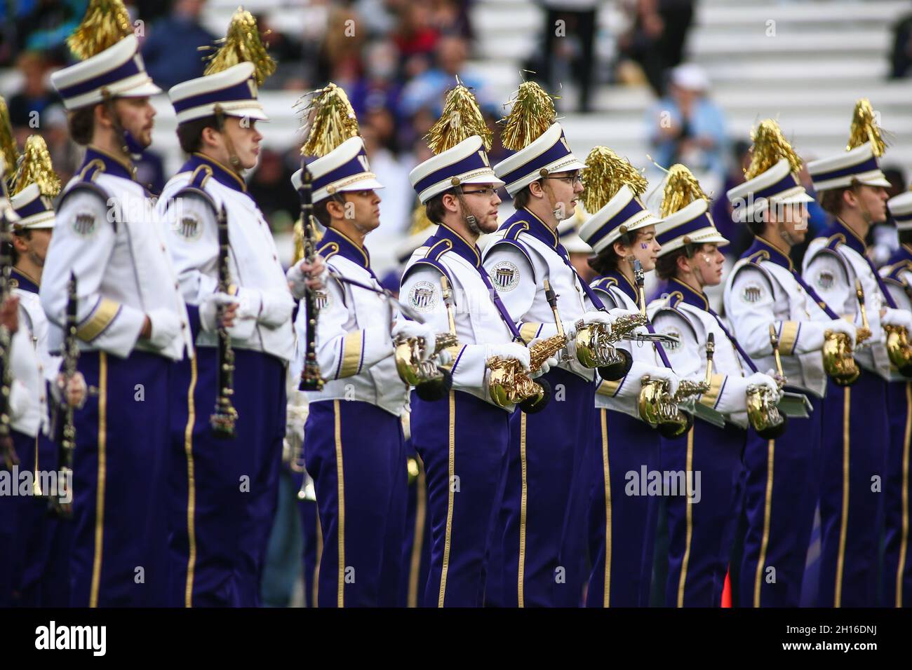 Seattle, WA, USA. 16th Oct, 2021. Members of the Washington Huskies ...