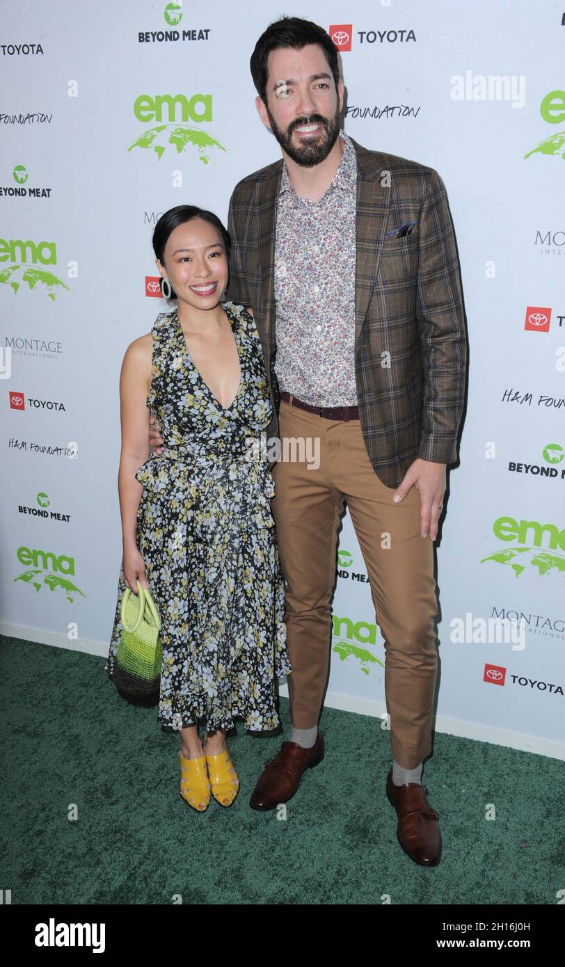 Los Angeles, CA. 16th Oct, 2021. Drew Scott, Linda Scott at arrivals ...