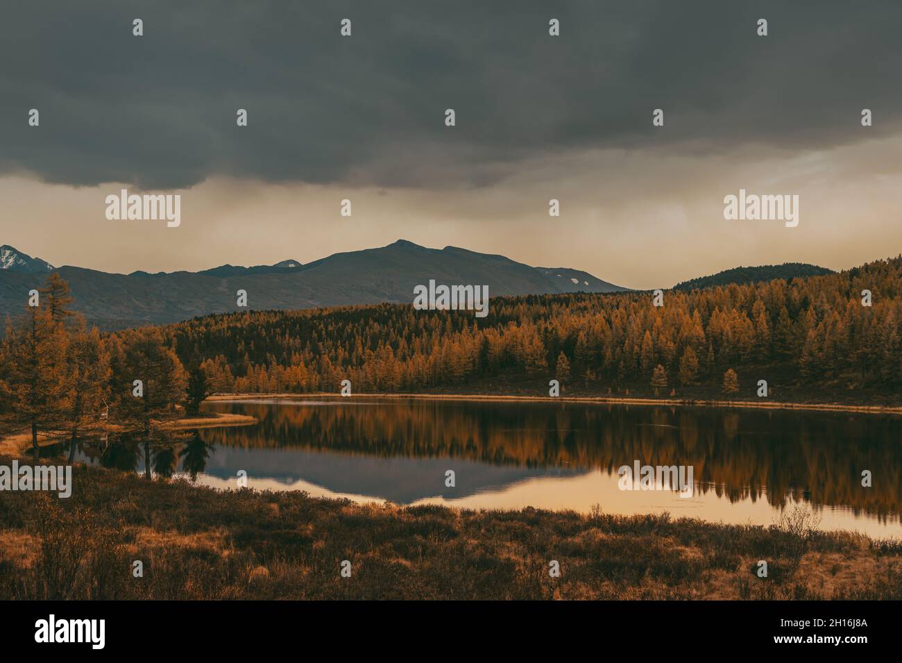 Reflection hike scenic hi-res stock photography and images - Alamy