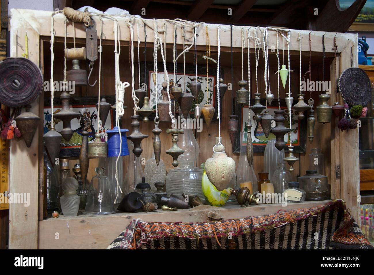 Antique Shop Flea Market Old Authentic Objects Stock Photo - Alamy