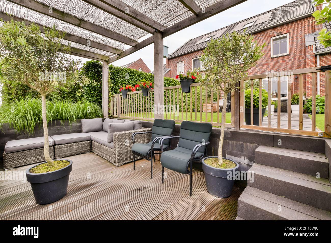 Veranda row hi-res stock photography and images - Alamy