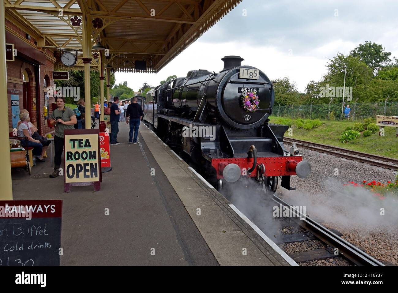 Ex LMS "8F" steam locomotive 48305 at the Great Central Heritage ...