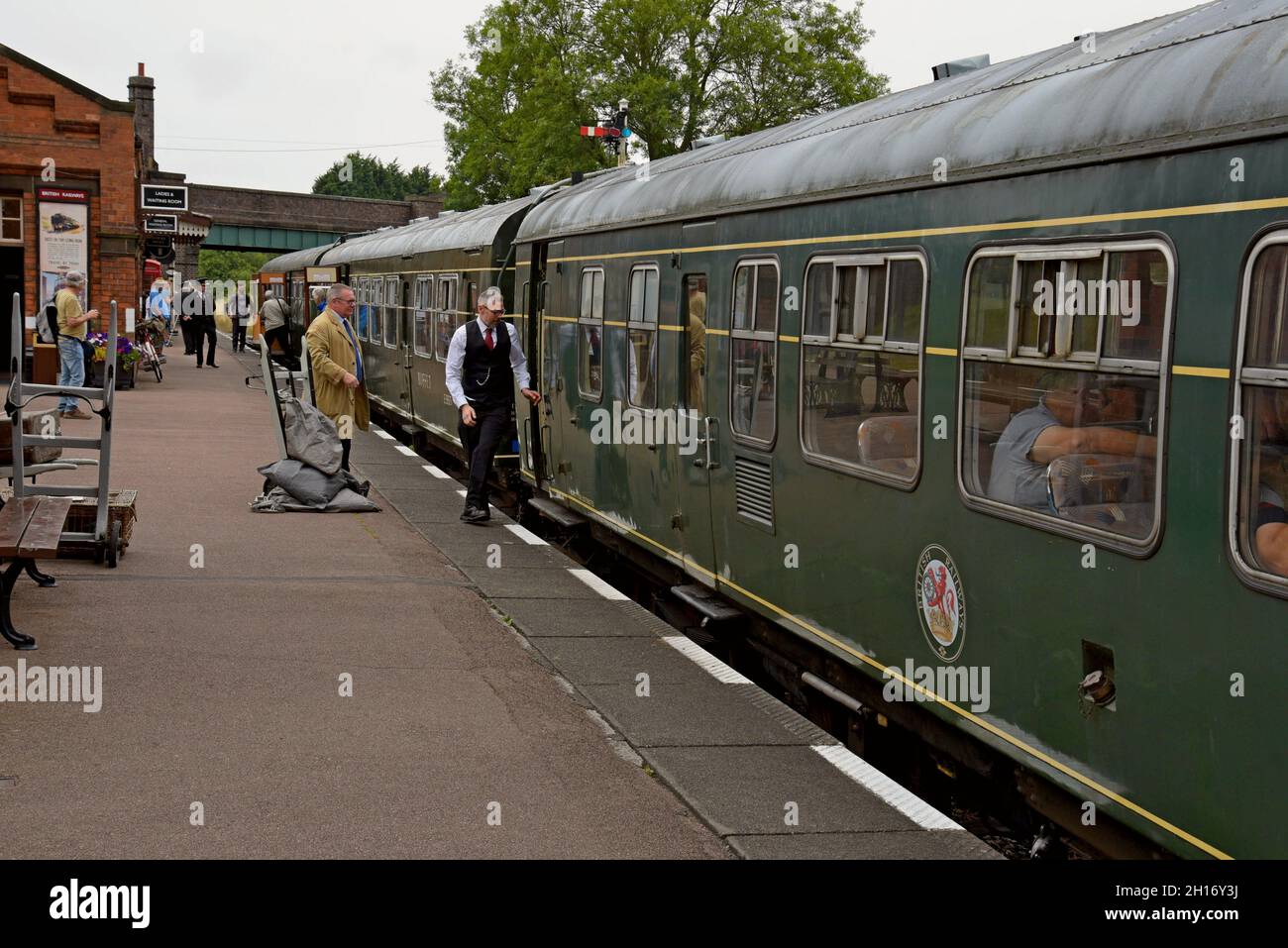Class 101 Diesel Multiple Unit rain built by Metropolitan Cammell in ...