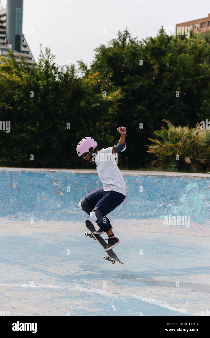 Skater helmet hi-res stock photography and images - Alamy