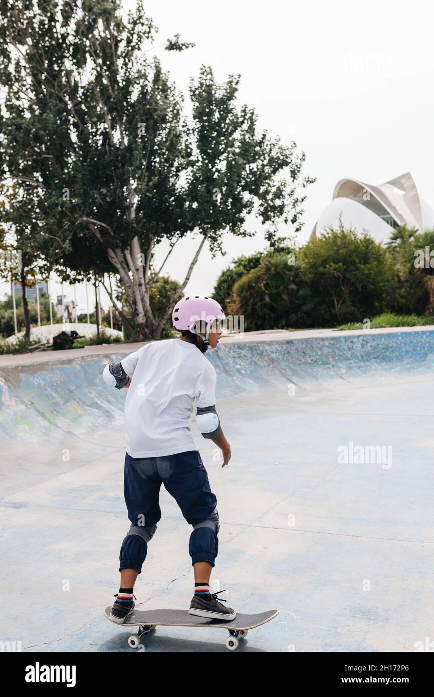Speed skater helmet hi-res stock photography and images - Alamy