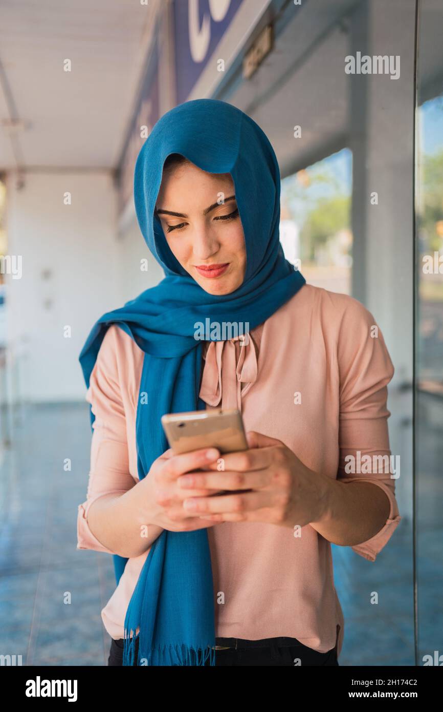 Glad arab hi-res stock photography and images - Alamy