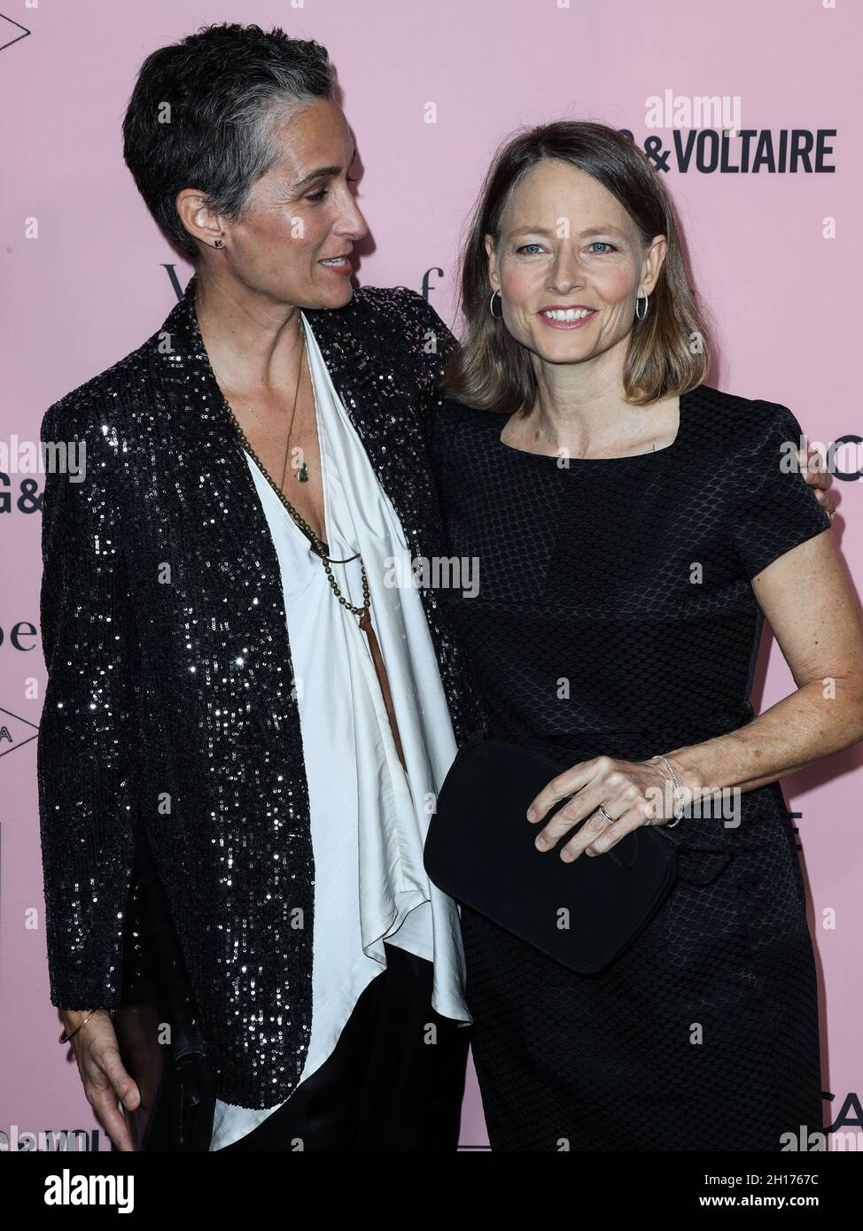 BEVERLY HILLS, LOS ANGELES, CALIFORNIA, USA - OCTOBER 16: Photographer ...