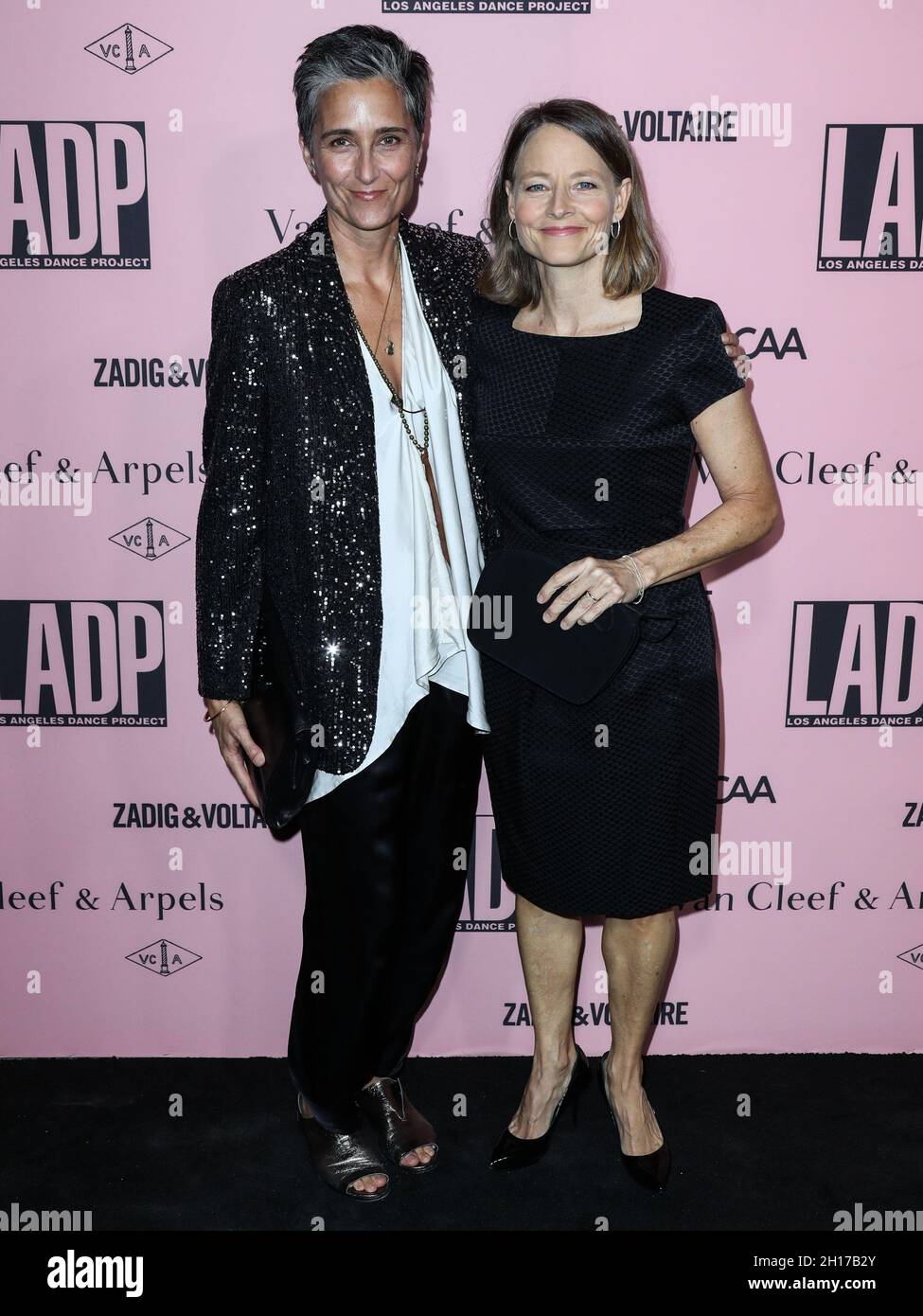 BEVERLY HILLS, LOS ANGELES, CALIFORNIA, USA - OCTOBER 16: Photographer ...