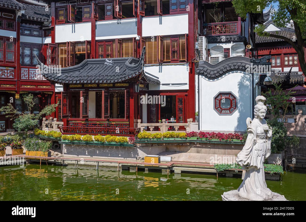 Shanghai architectures hi-res stock photography and images - Alamy