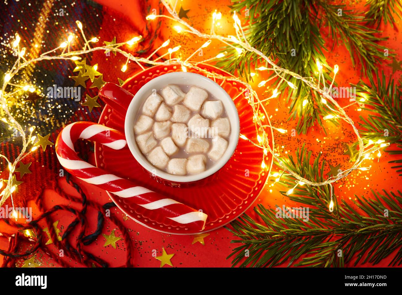 Christmas hot chocolate with marshmallow and candy cane Stock Photo - Alamy