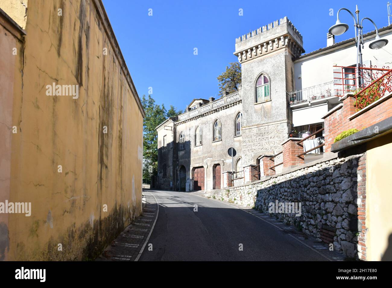 A narrow street of Ripi, a medieval town of Lazio region, Italy Stock ...