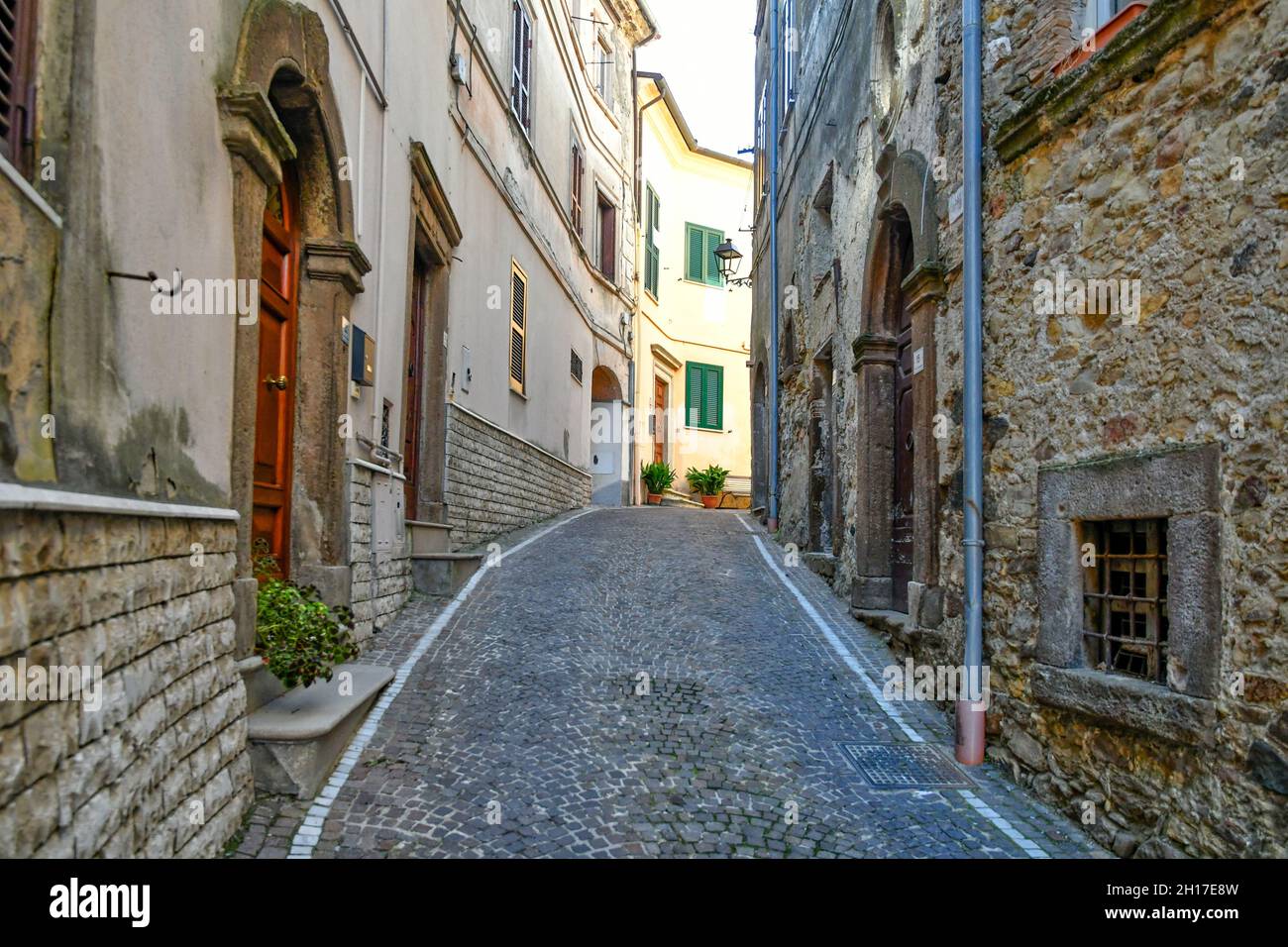 A narrow street of Ripi, a medieval town of Lazio region, Italy Stock ...