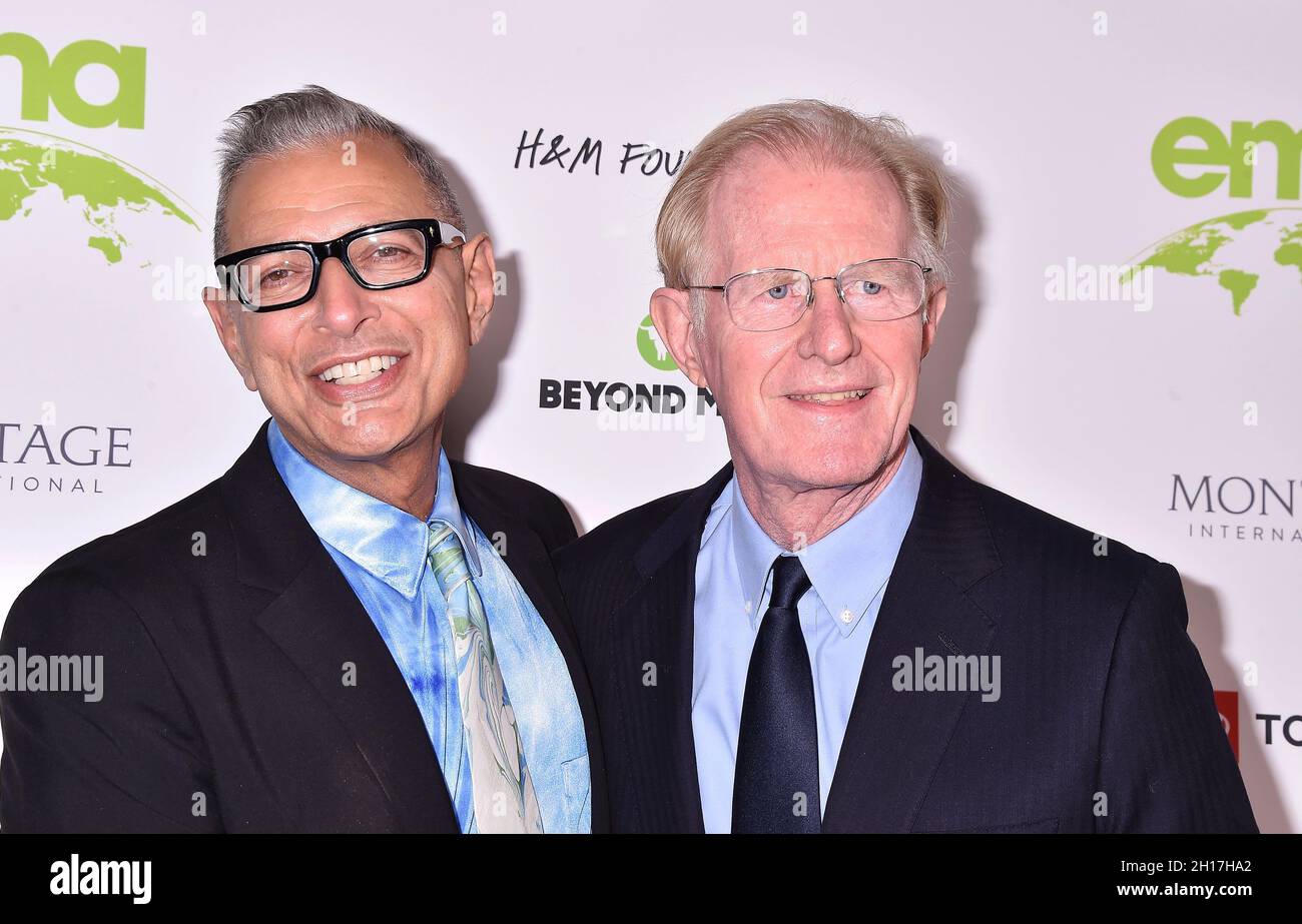 LOS ANGELES, CA - OCTOBER 16: Jeff Goldblum (L) and Ed Begley Jr ...