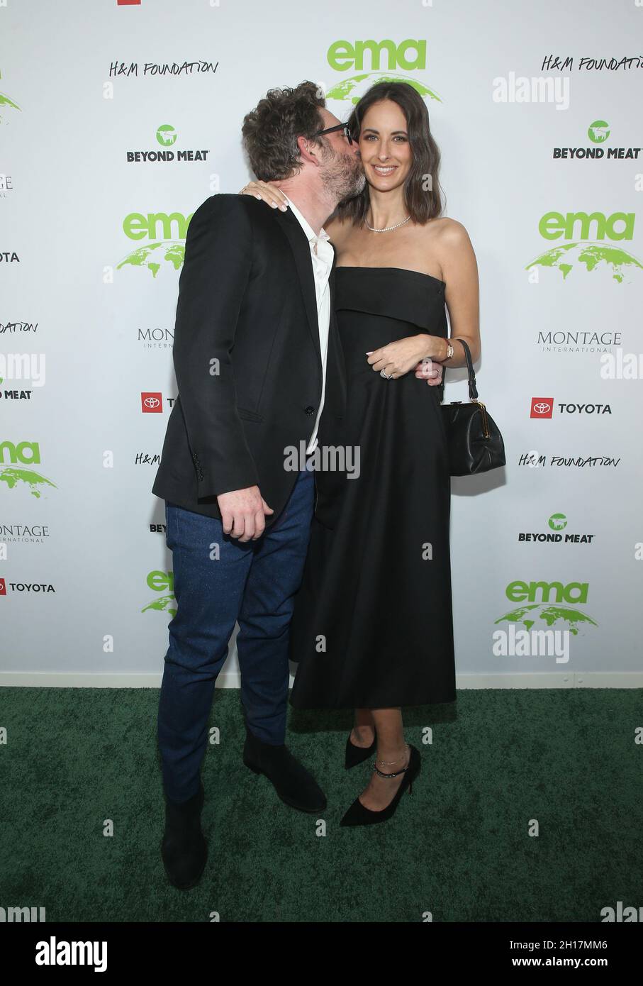 VAN NUYS, CA - OCTOBER 16: K. Asher Levin, Molly Fishkin at the 2021 ...