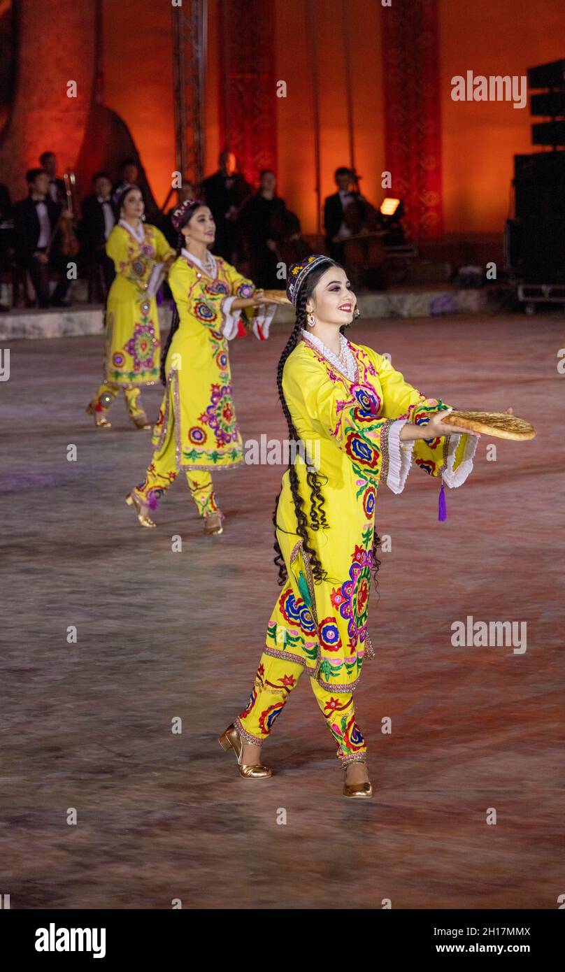 dancers, Opening Ceremony, II International Bakhshi Arts Festival ...
