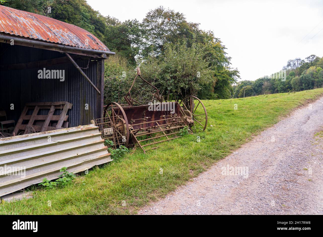 Modern farm outbuilding hi-res stock photography and images - Alamy