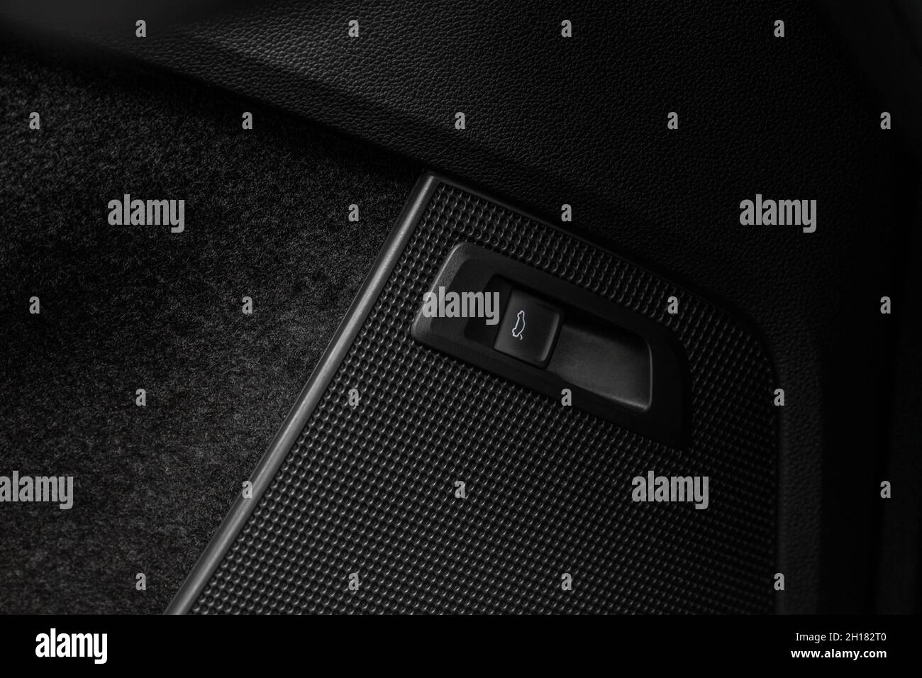 Car trunk open button. Electric trunk switch controller. Car trunk ...