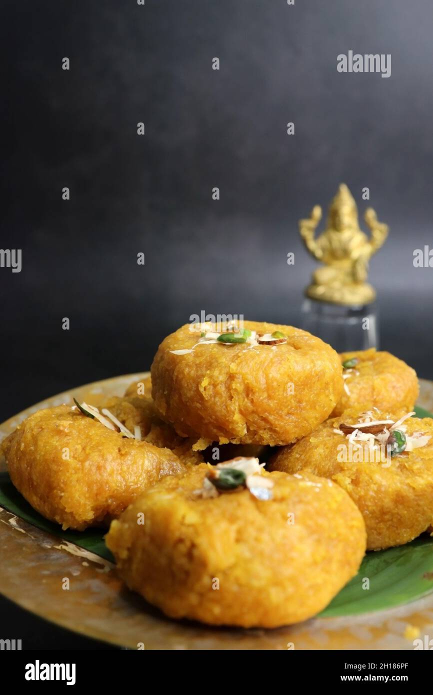 Indian mishti mithai sweet sweets hi-res stock photography and images ...