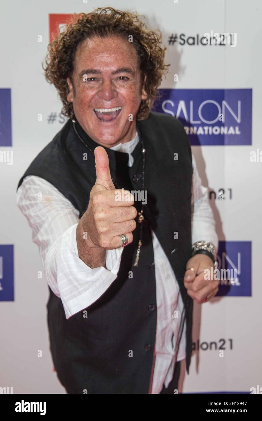 Patrick cameron hair hi-res stock photography and images - Alamy