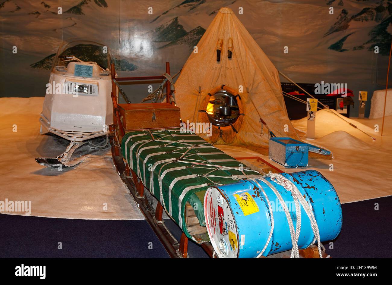 Camp display hi-res stock photography and images - Alamy