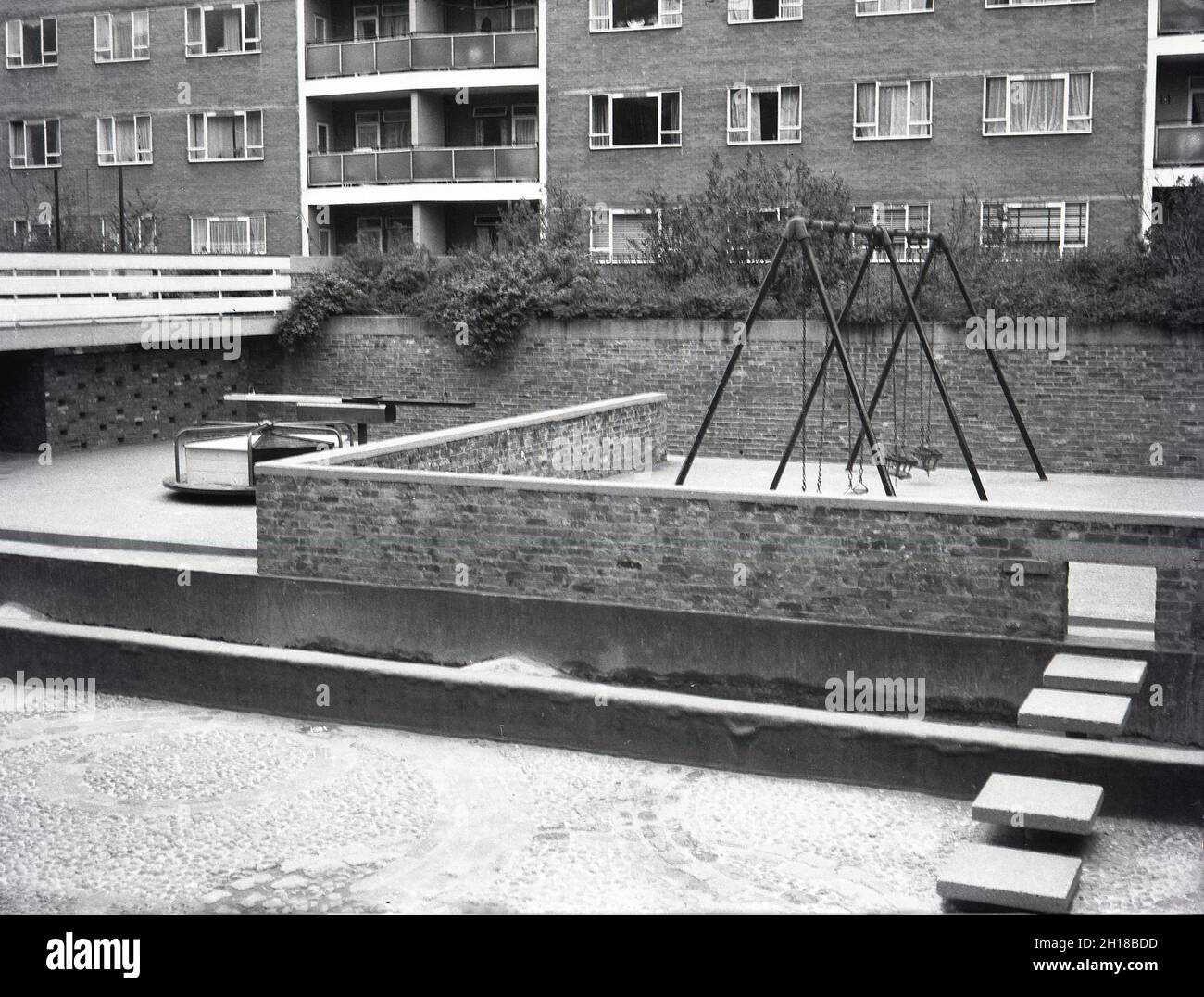 Playground equipment archive hi-res stock photography and images - Alamy