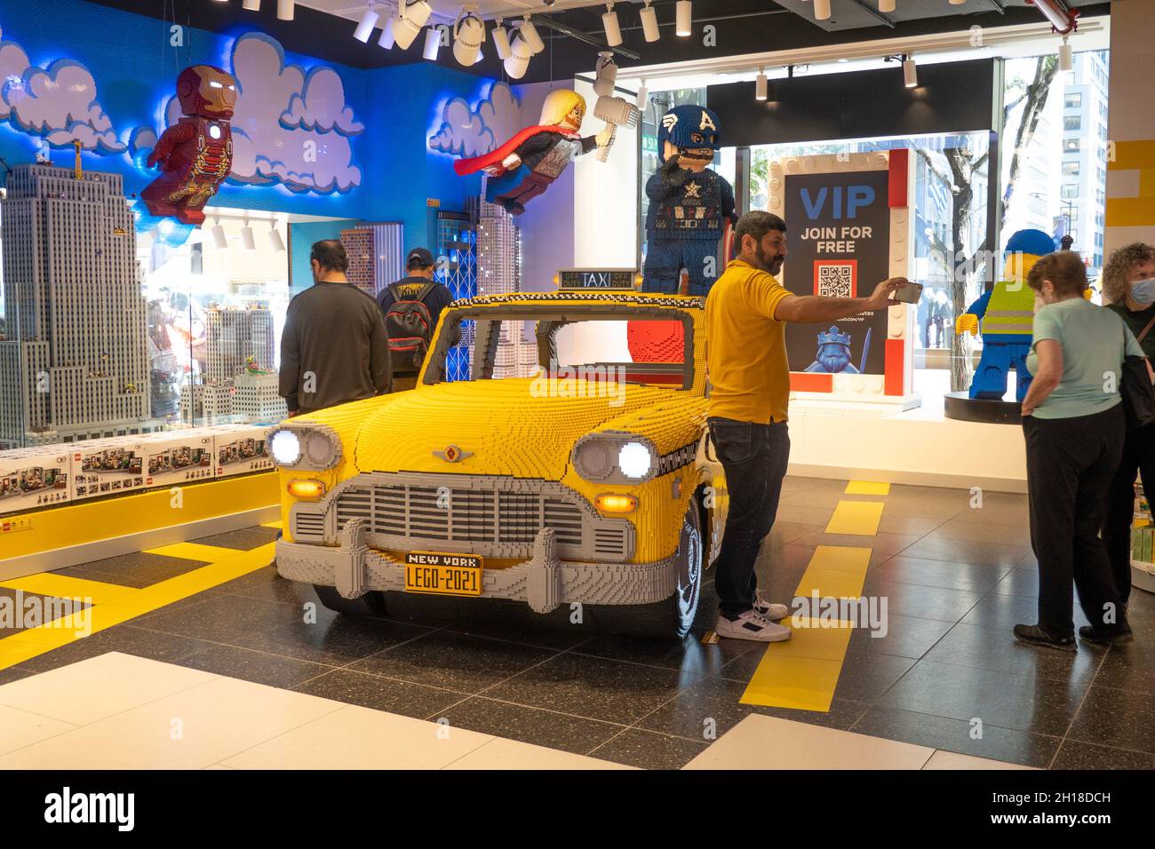 LEGO Toy Store, Rockefeller center, 2021, NYC, USA Stock Photo - Alamy