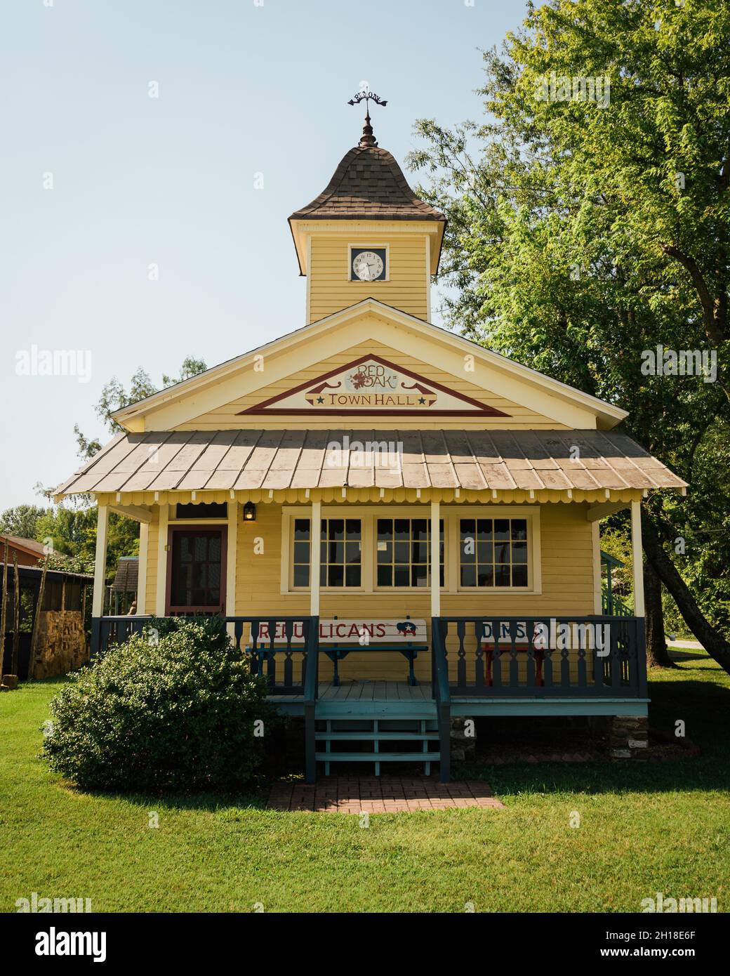 Town Hall, at Red Oak II on Route 66 in Missouri Stock Photo - Alamy