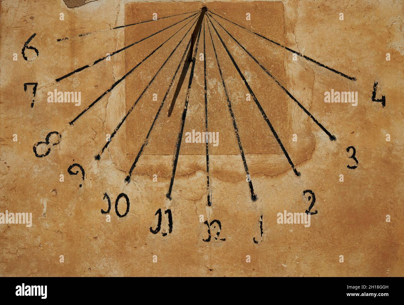 ANCIENT OLD SUNDIAL, SUN WATCHES Stock Photo - Alamy