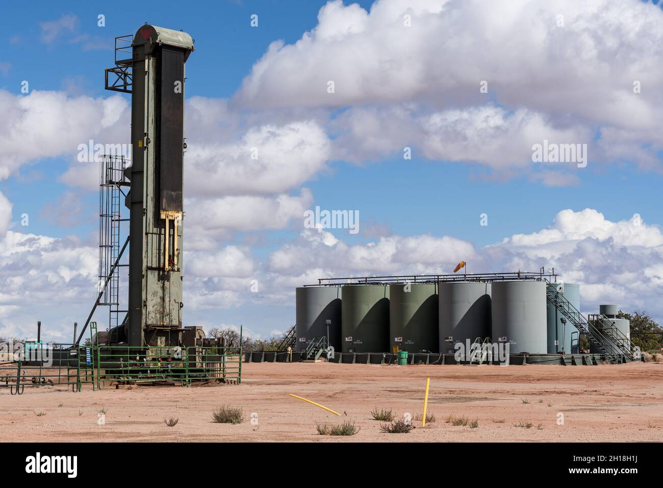 Oil well storage tanks in hi-res stock photography and images - Alamy