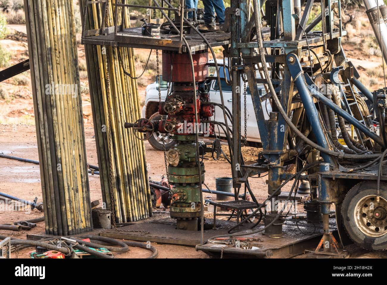Wellhead and valves hi-res stock photography and images - Alamy