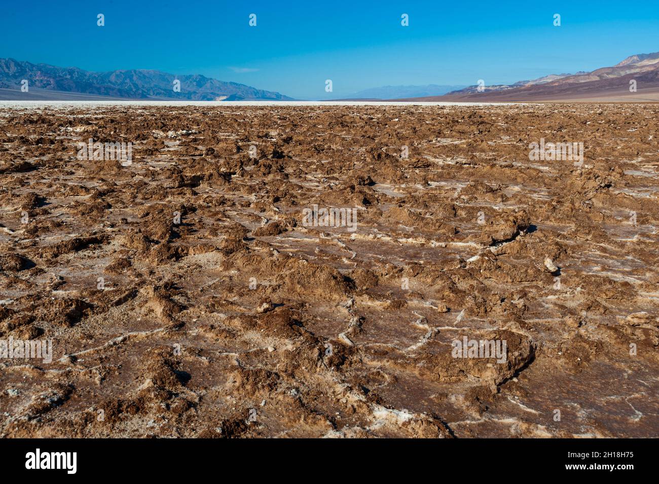 Salt crust in tyhe Badwater Basin. California USA Stock Photo - Alamy