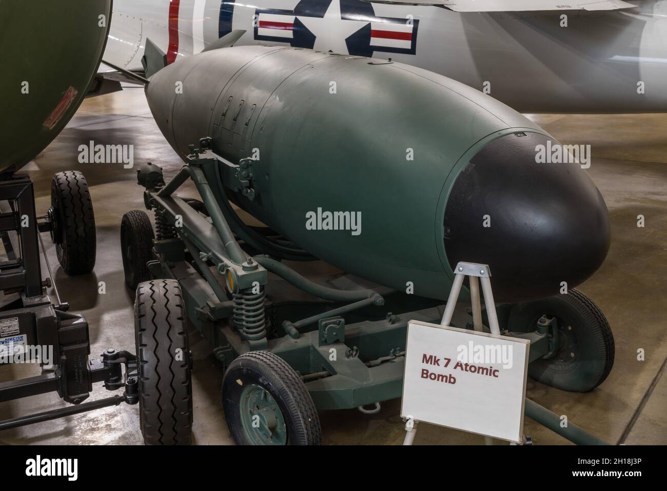 Composite plutonium uranium 233 pit hi-res stock photography and images ...