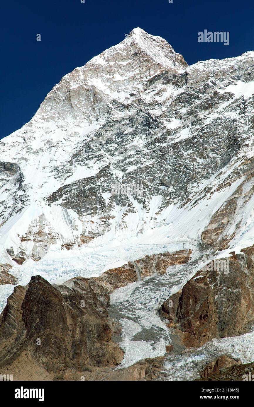 Mount Makalu, Barun valley, Nepal Himalayas mountains Stock Photo - Alamy