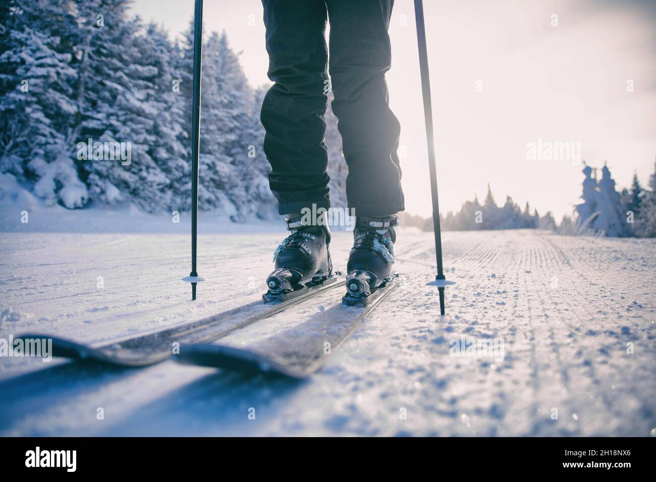 Ski edges hi-res stock photography and images - Alamy