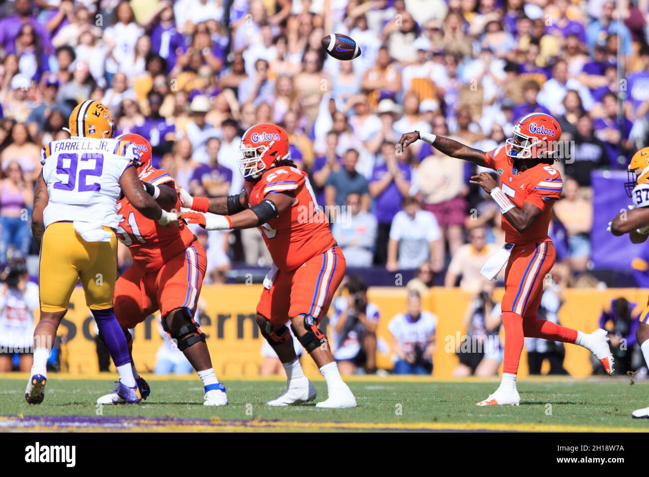 Florida Gators quarterback Emory Jones (5) passes against the LSU ...