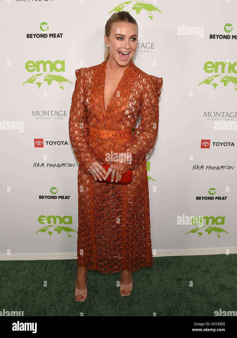 Los Angeles, California, USA. 16th Oct, 2021. Julianne Hough ...
