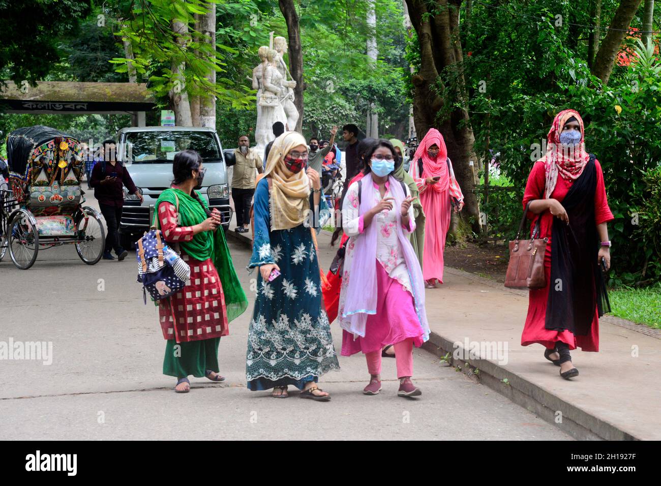 Dhaka, Bangladesh. 17th Oct, 2021. Dhaka University student walks in ...