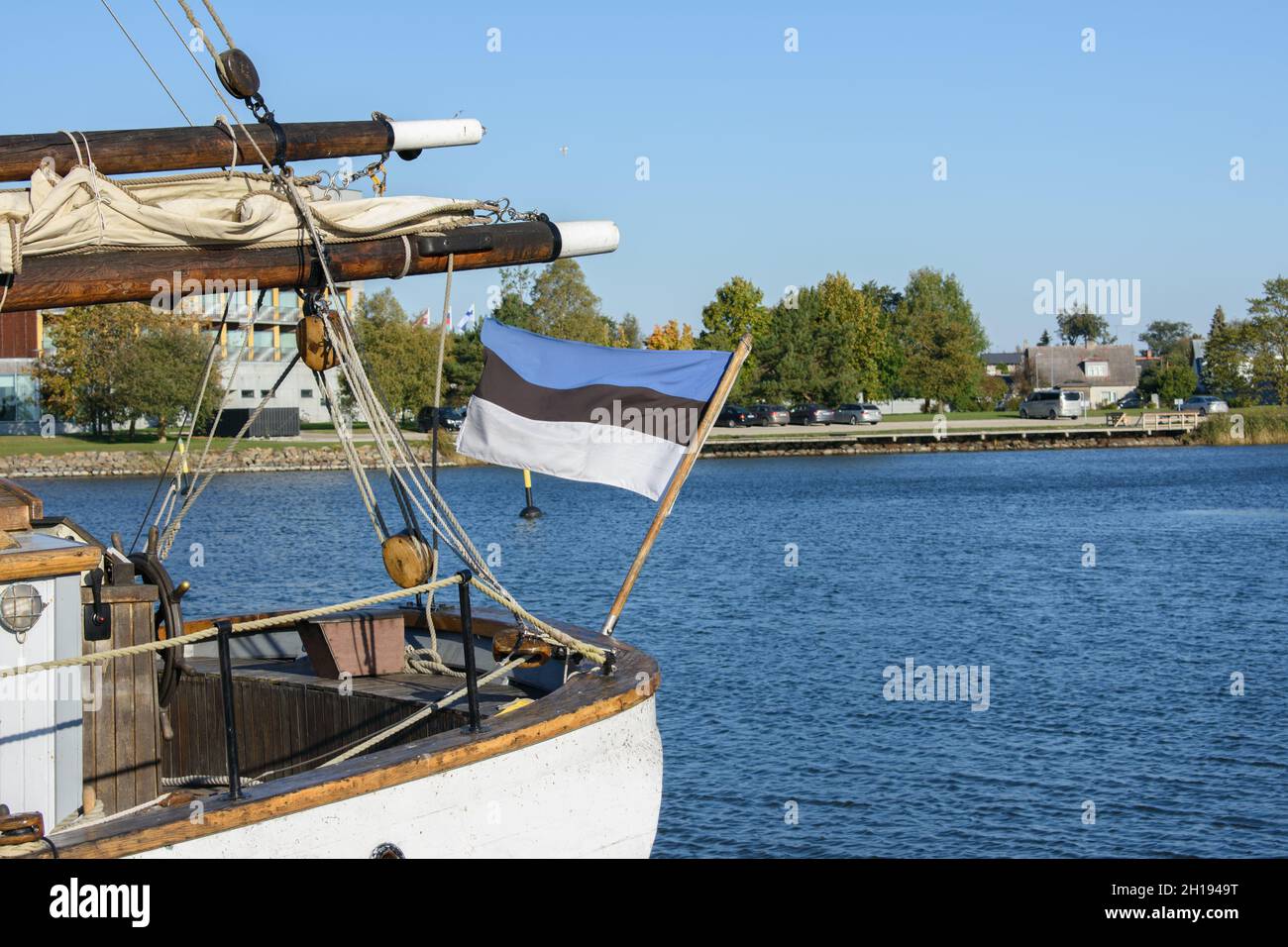 Flag waving on boats hi-res stock photography and images - Alamy