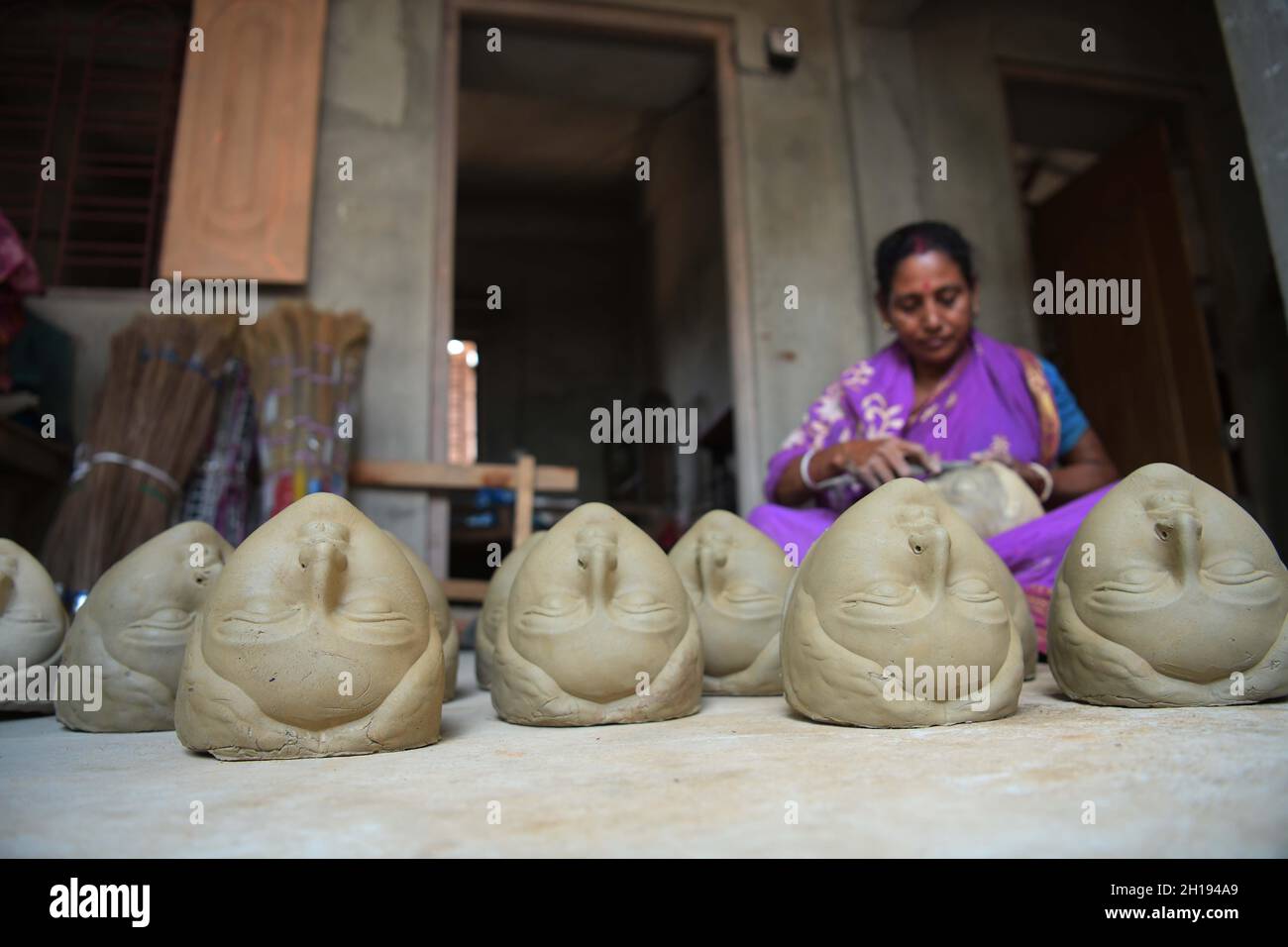 Female idol maker hi-res stock photography and images - Alamy