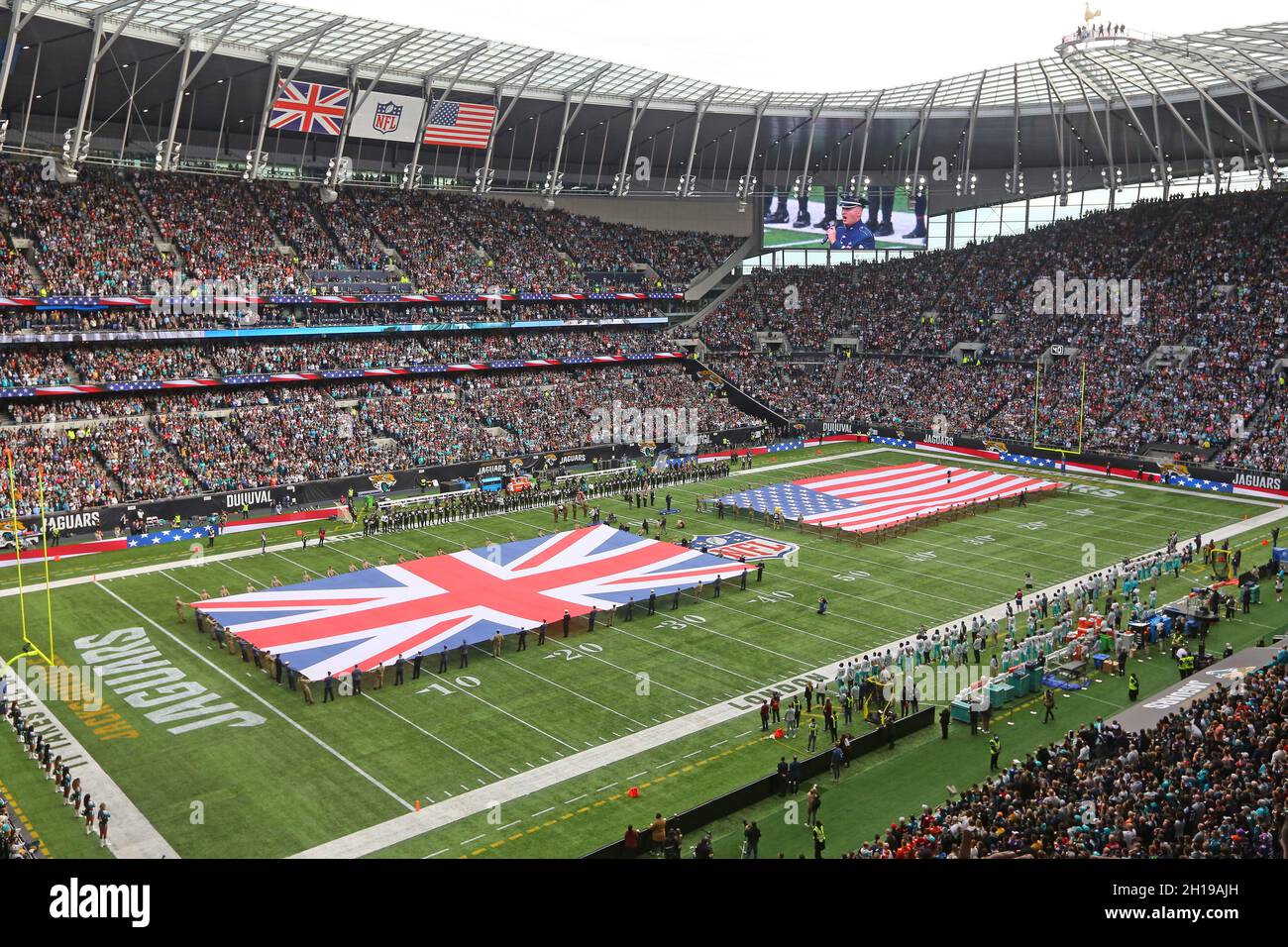 Tottenham hotspur stadium general hi-res stock photography and images ...