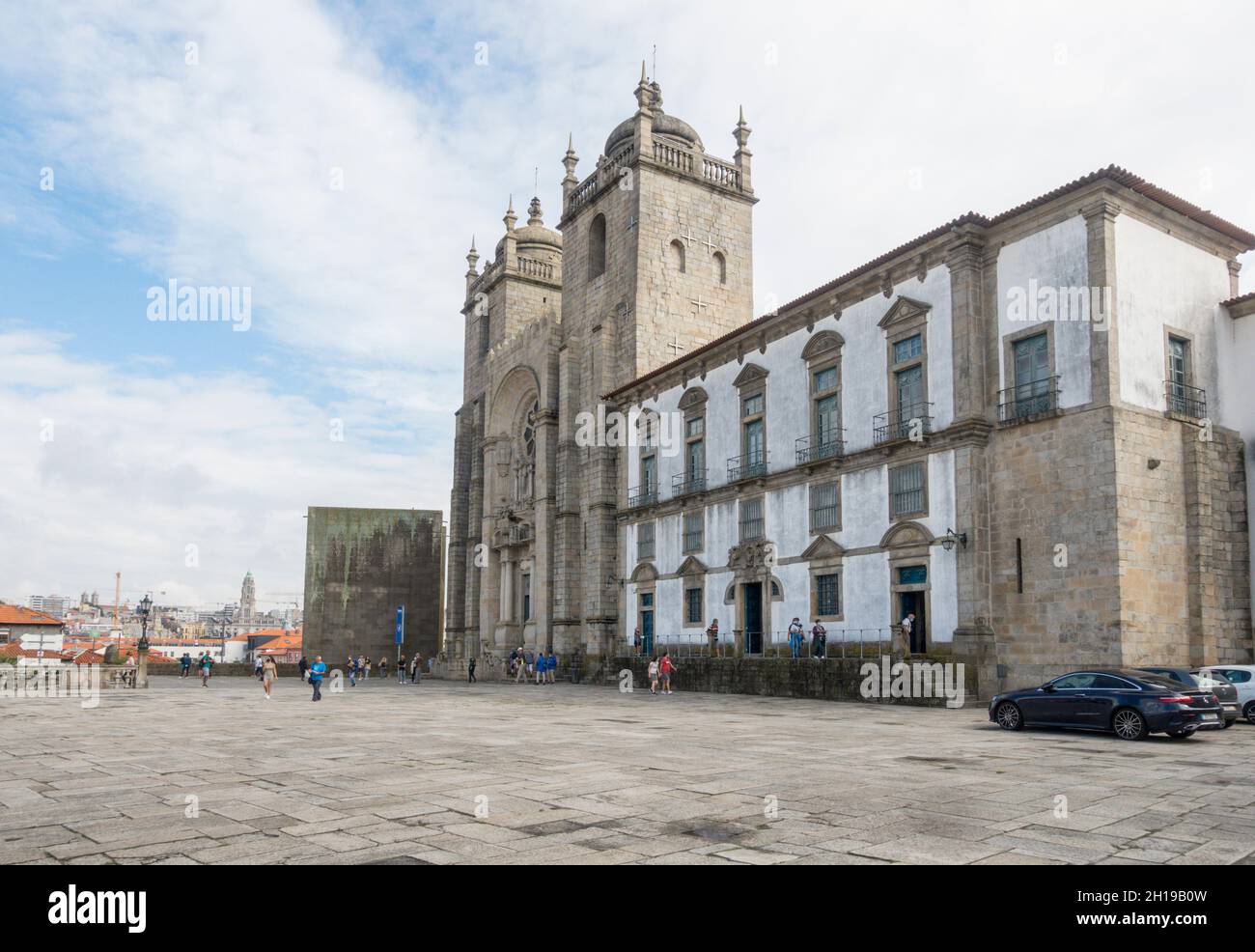 Porto Cathedral (Se do Porto) square, Porto, Portugal Stock Photo - Alamy