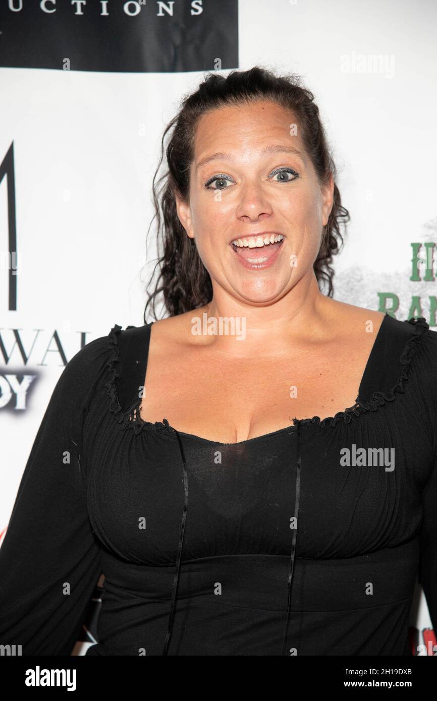 Los Angeles, USA. 16th Oct, 2021. Eliza Kelley attends Halloween ...