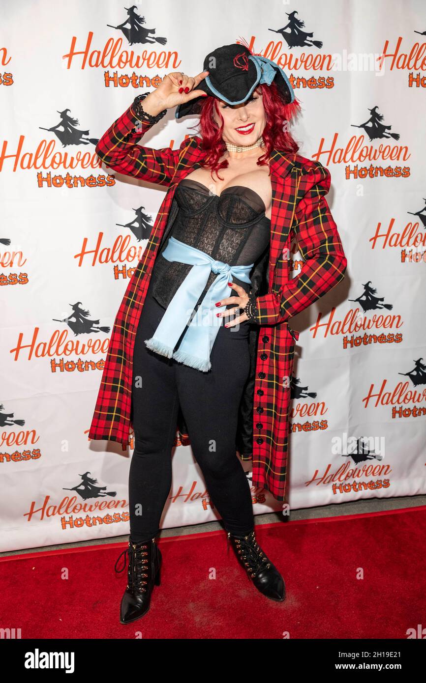 Los Angeles, USA. 16th Oct, 2021. Monique Parent attends Halloween ...