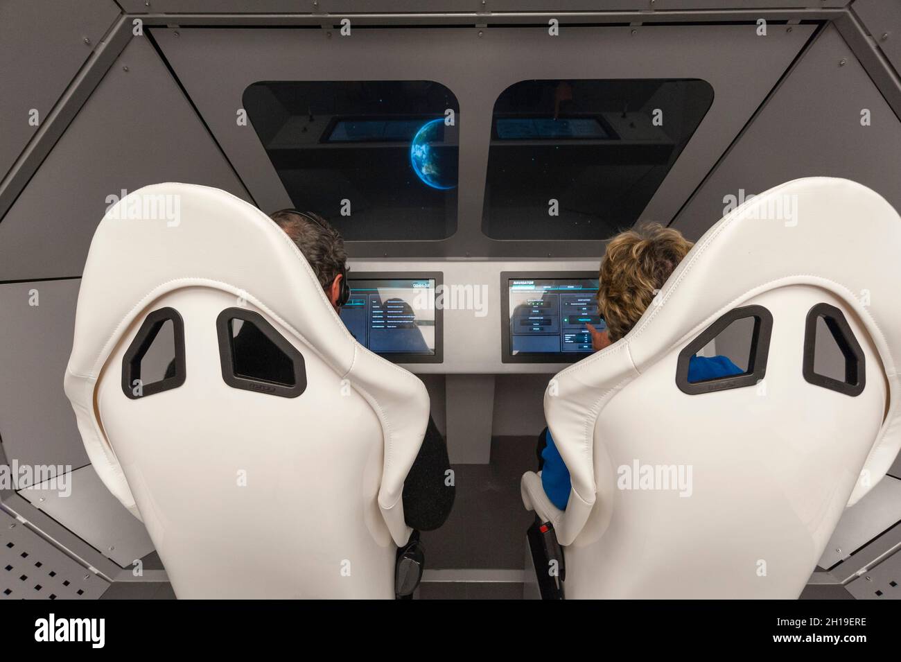Space flight simulator hi-res stock photography and images - Alamy
