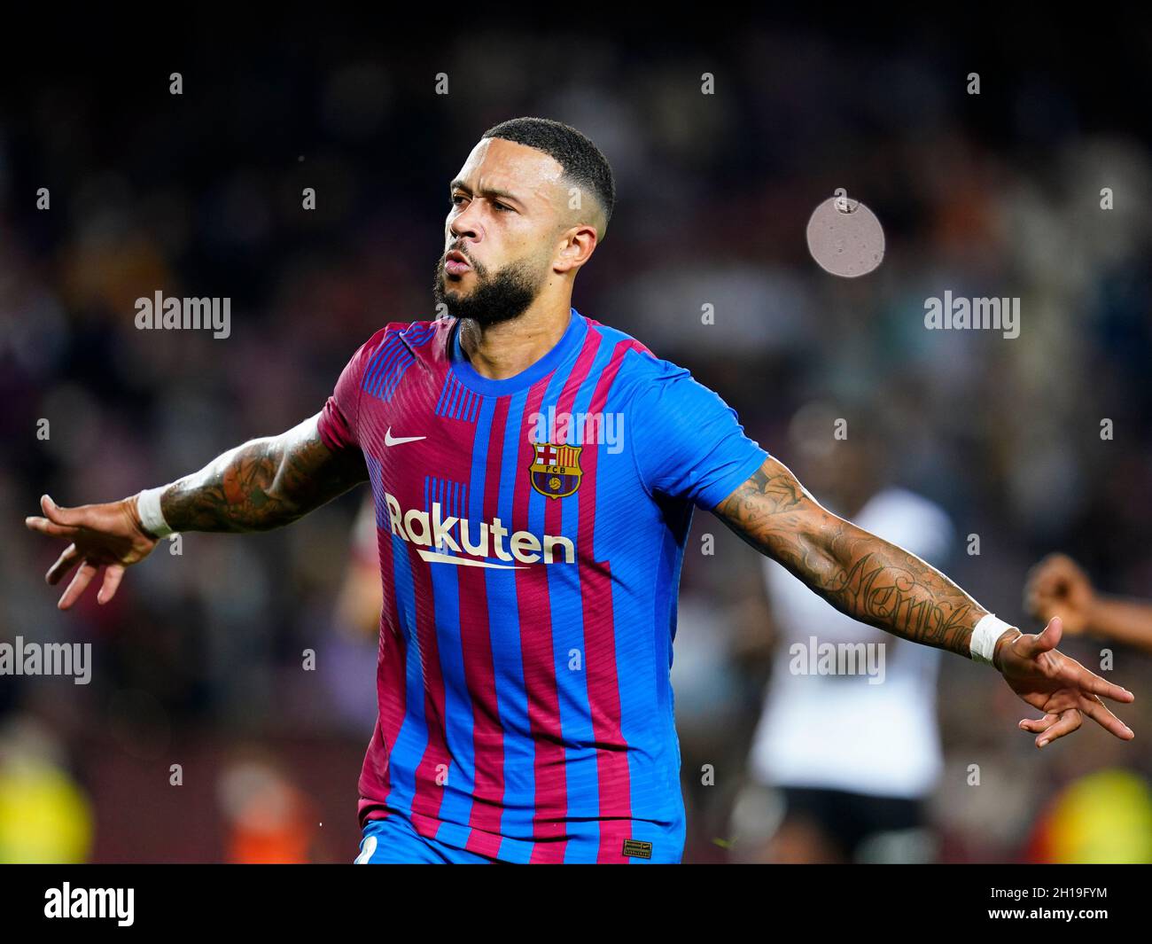 Memphis Depay of FC Barcelona celebrates his goal during the La Liga ...