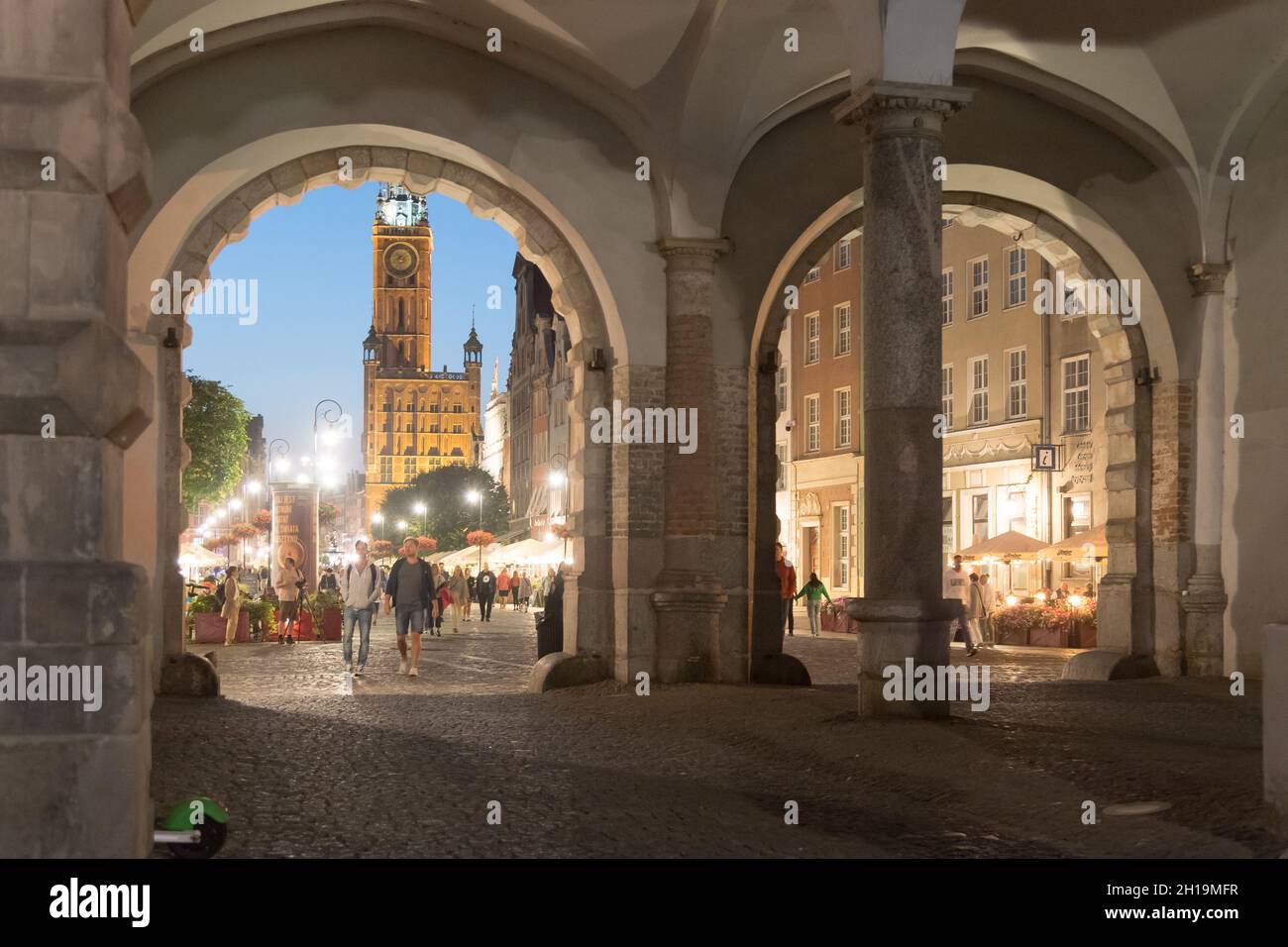 Gothic Ratusz Glownego Miasta (Gdansk Main Town Hall) and Dlugi Targ ...