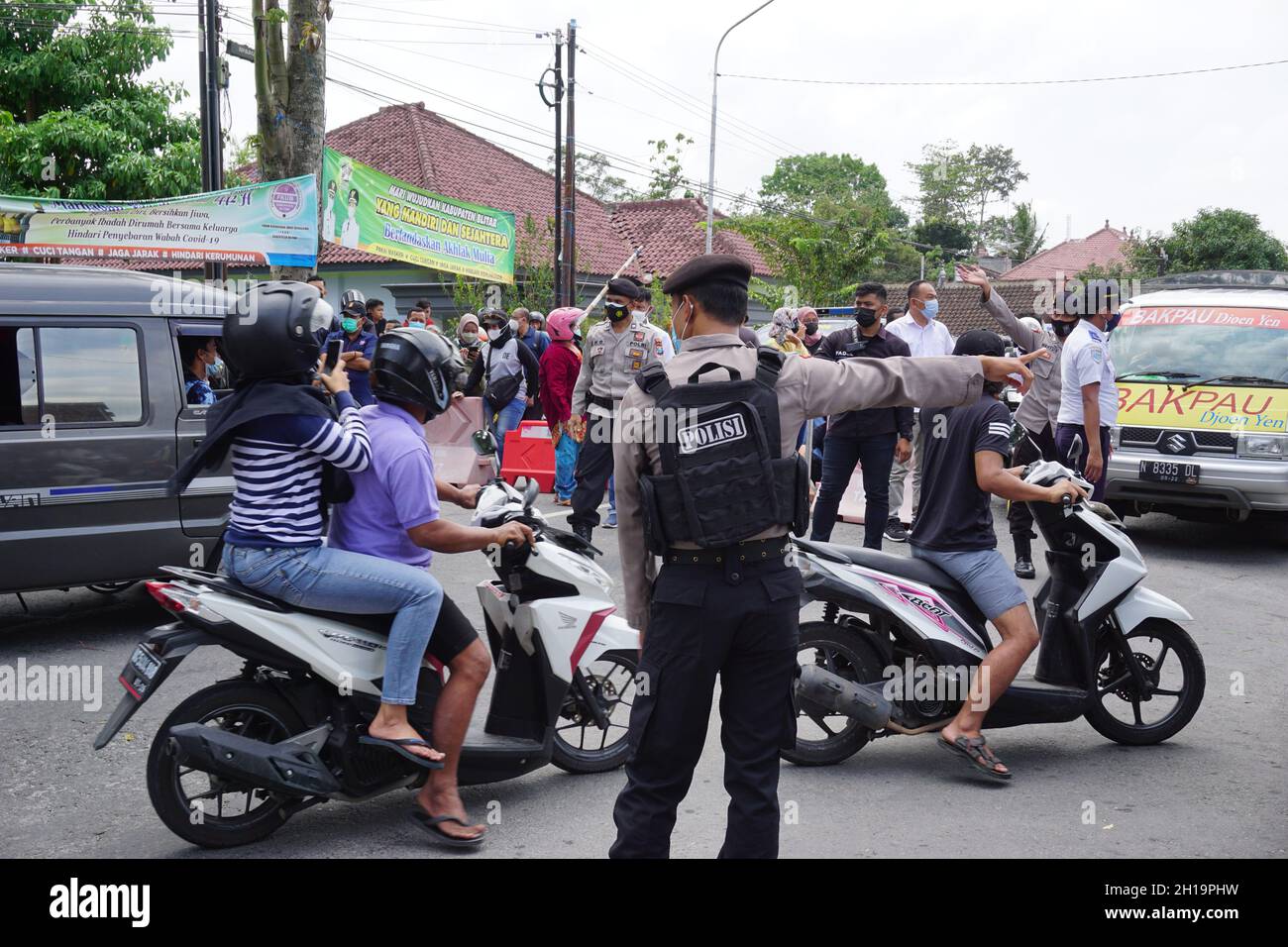 The officer of the Department of Transportation regulates road traffic ...